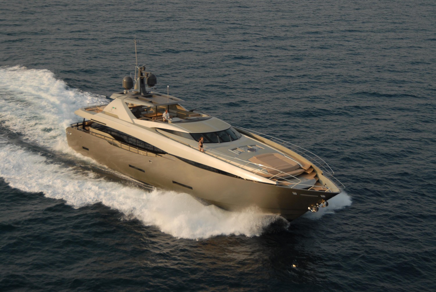 Yacht LUDY, Peri Yachts | CHARTERWORLD Luxury Superyacht Charters